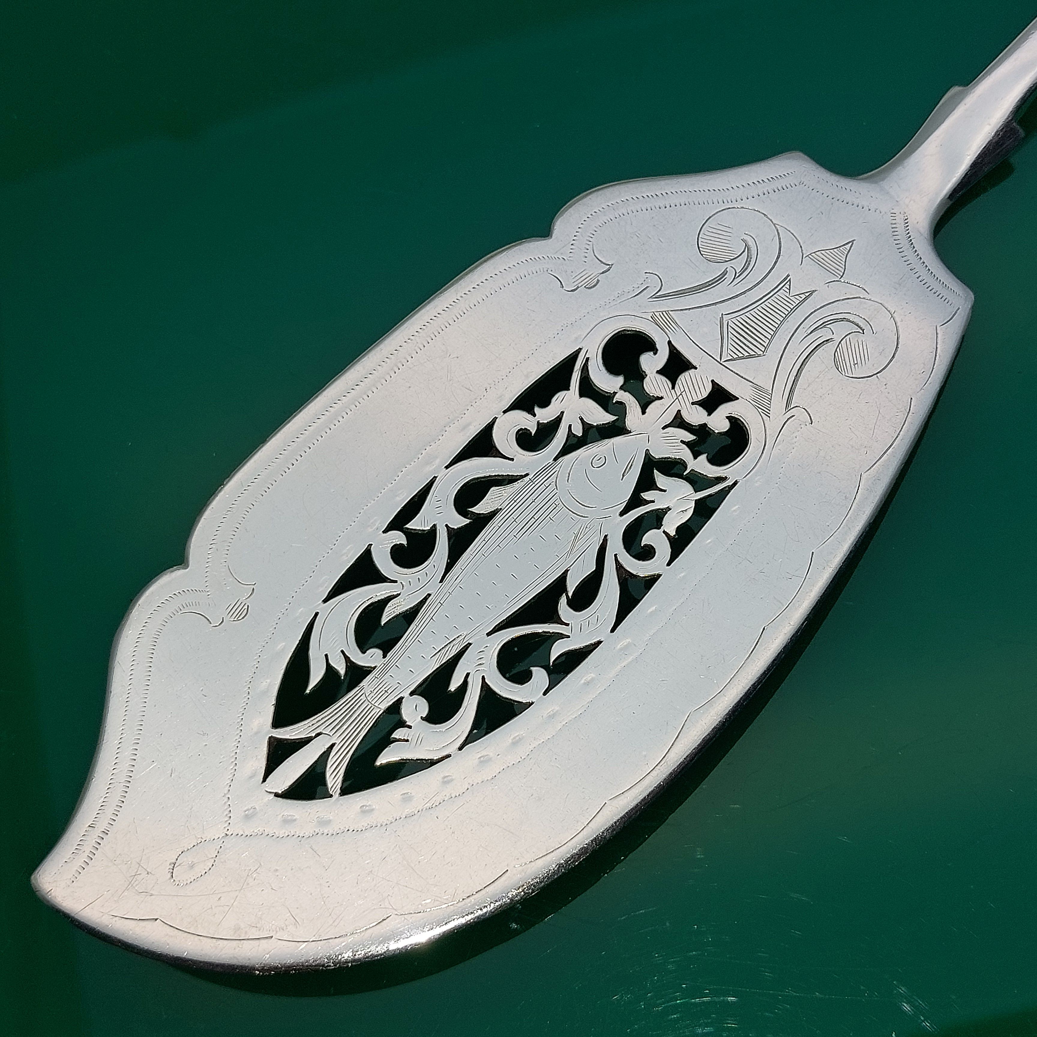 VICTORIAN SILVER PLATED FIDDLE PATTERN FISH DESIGN SLICE ANTIQUE ...